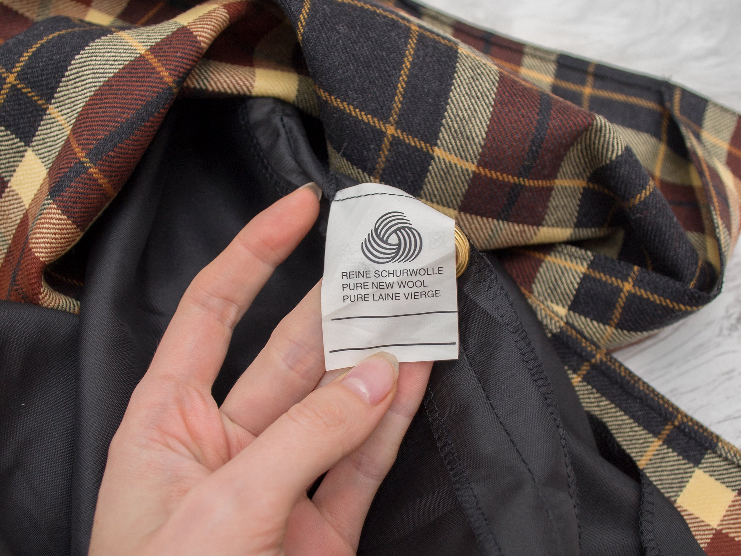 Sind bekannte Pflegesymbole bei Textiletiketten frei nutzbar? – Applik.de