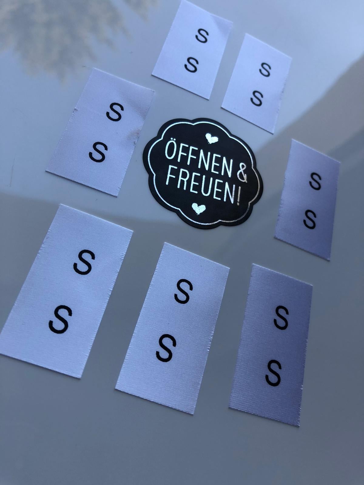 Textiletiketten Textil Label Pflegeetiketten und Etiketten von Applik ...